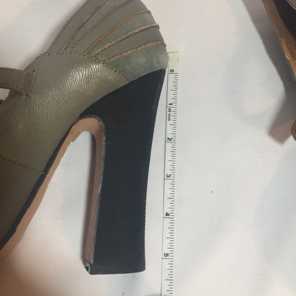 N.Y.L.A. | Shoes | Nyla Pewter Grey Gray Heels Stars Design | Poshmark